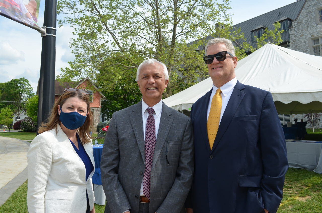 Inauguration of Wesley R. Fugate Photo Gallery – Wilson College Magazine