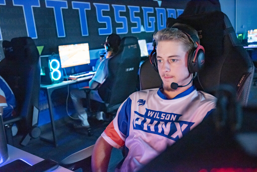 The Phoenix Spread Fledgling Wings – Wilson College Magazine